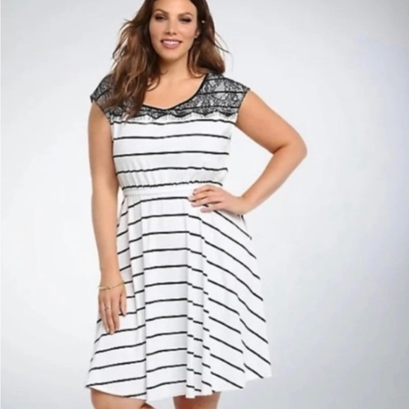 torrid | Dresses | Torrid Midi Dress Size 4 Black Stripes On A White ...